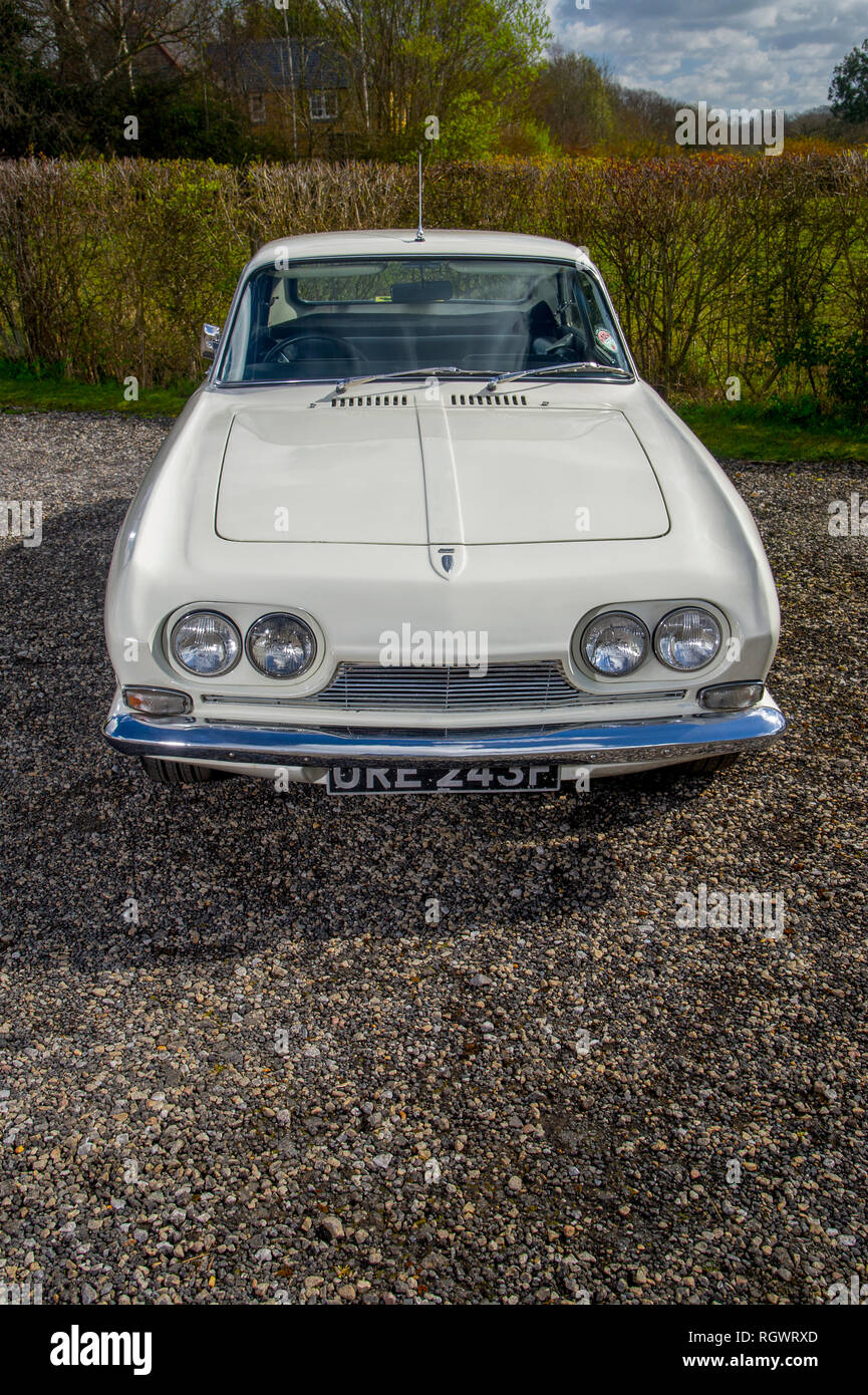 Reliant scimitar car hi-res stock photography and images - Alamy