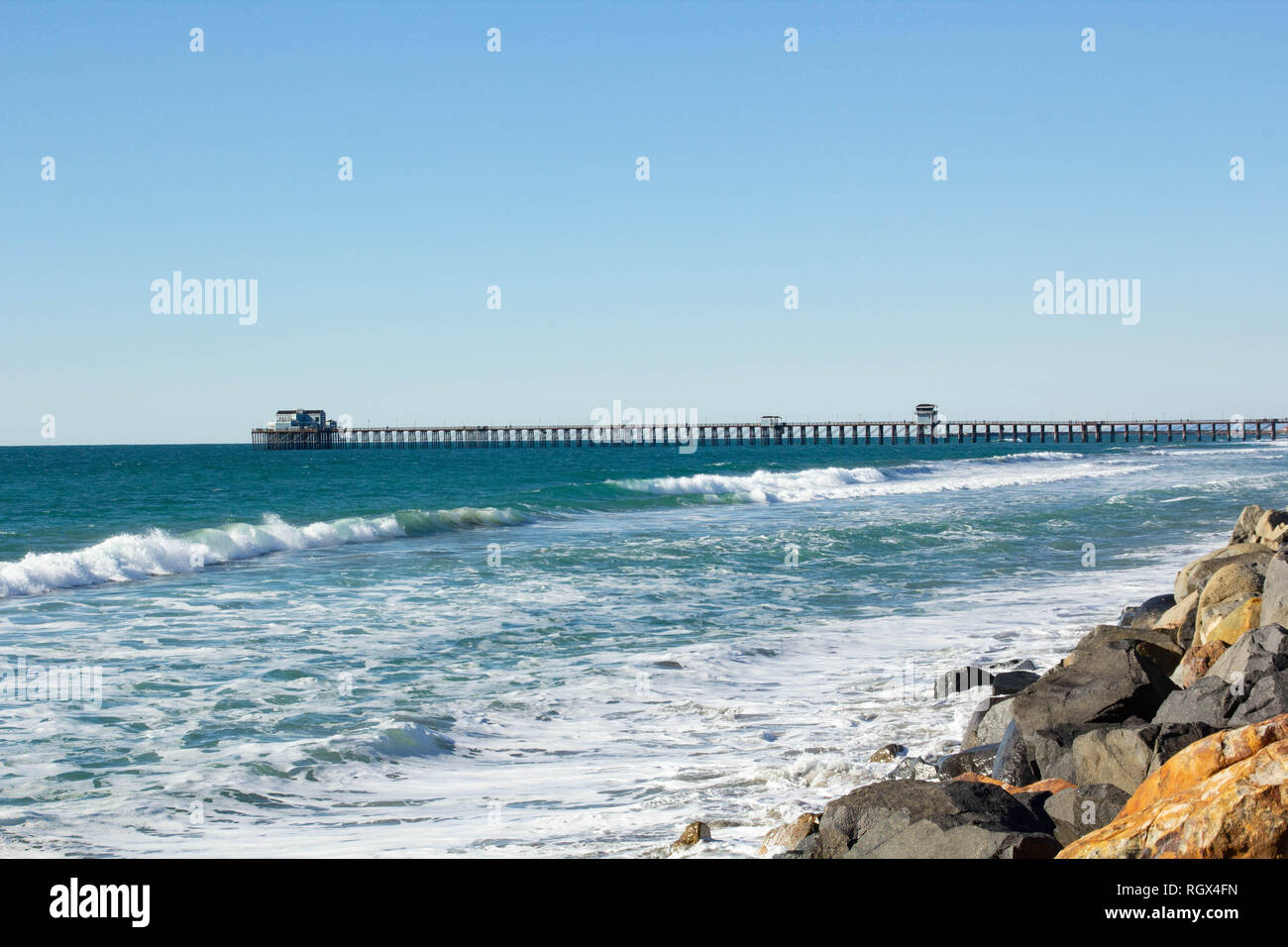 Shore scenes hi-res stock photography and images - Alamy