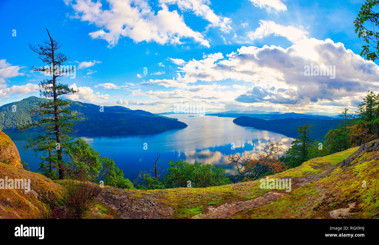 Panoramic view of Maple Bay and Gulf Islands in the Pacific ocean ...
