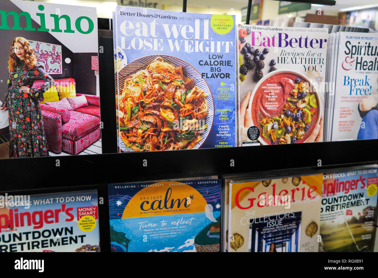 Magazine stand hi-res stock photography and images - Alamy