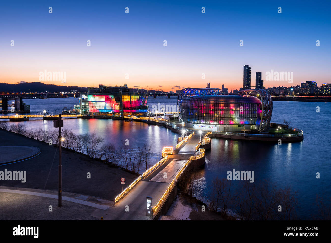 Night view of Some Sevit (Hangang Floating Island) in Seoul Stock Photo ...