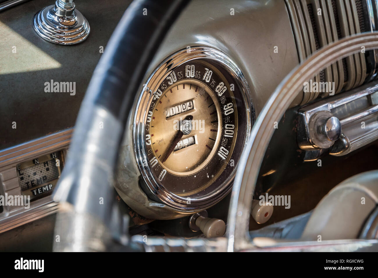 Classic car dashboard hi-res stock photography and images - Alamy