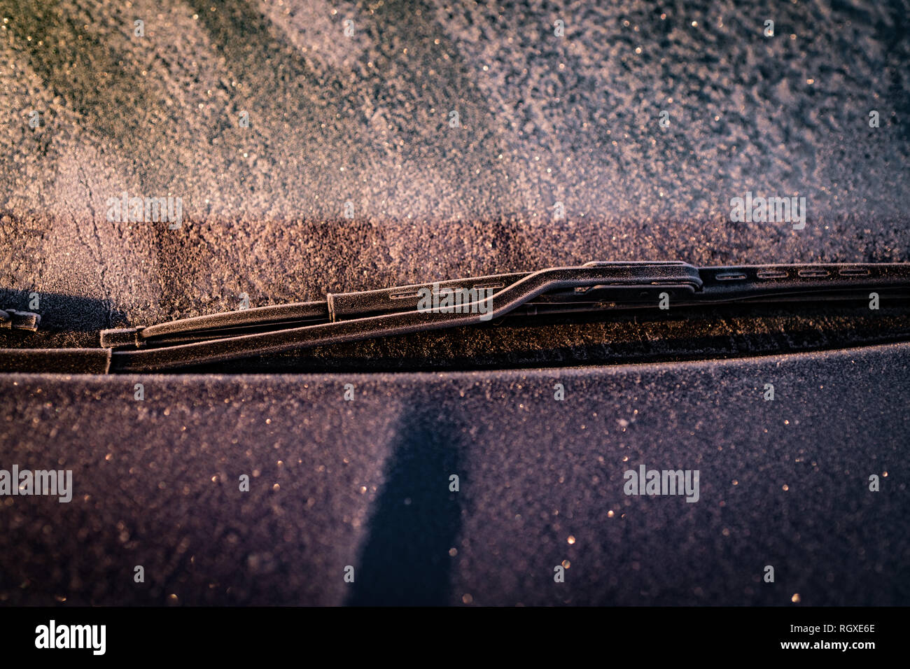 Heavily frosted car windscreen Stock Photo - Alamy