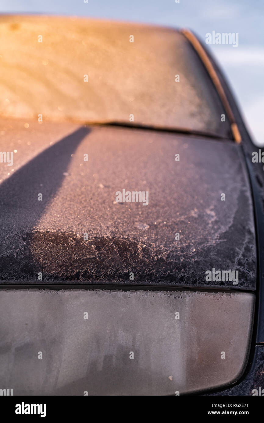 Heavily frosted car windscreen hi-res stock photography and images - Alamy