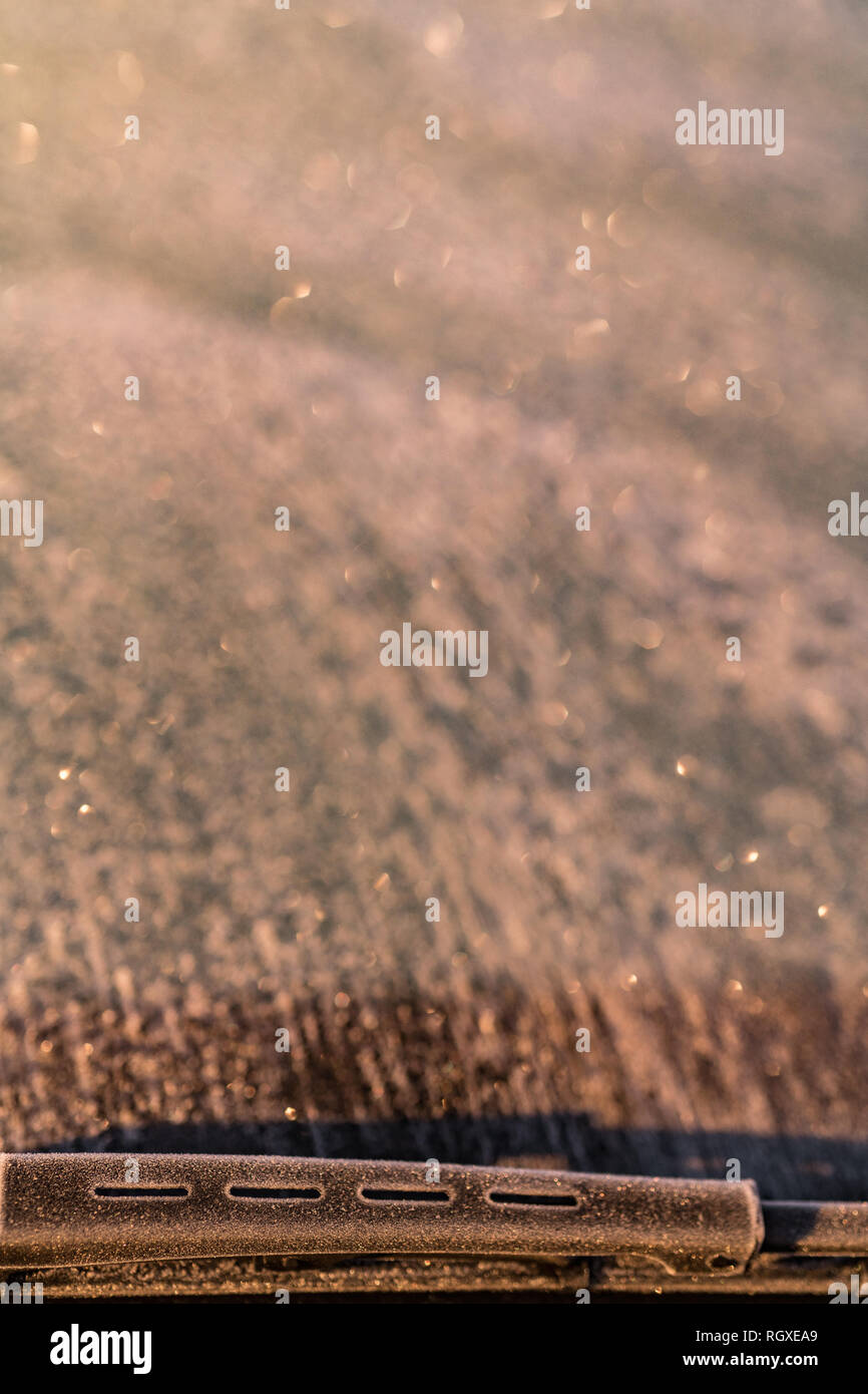 Heavily frosted car windscreen Stock Photo - Alamy
