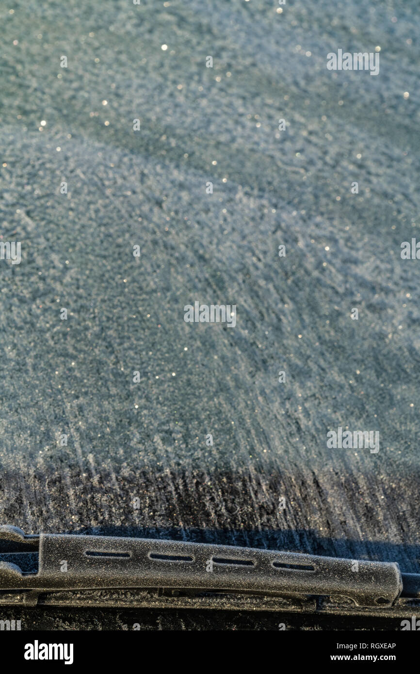 Heavily frosted car windscreen Stock Photo - Alamy