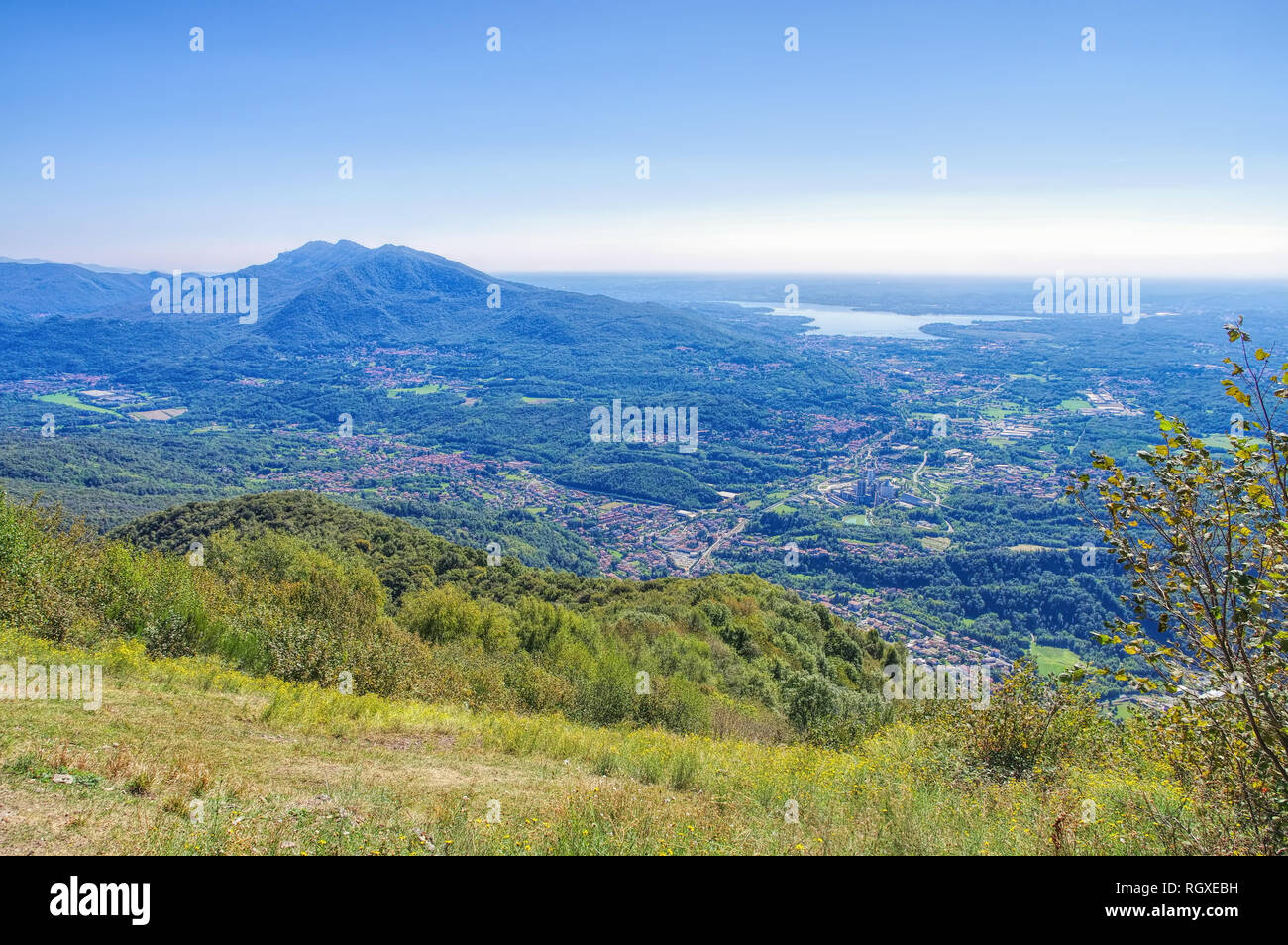 Lago di varese hi-res stock photography and images - Alamy