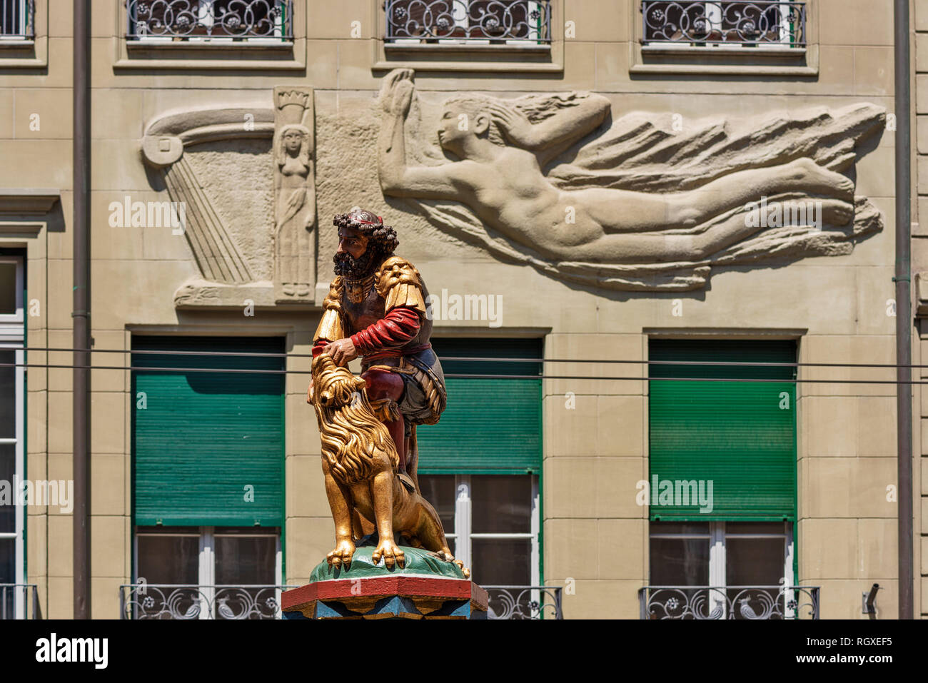 Samson killing the lion hi-res stock photography and images - Alamy