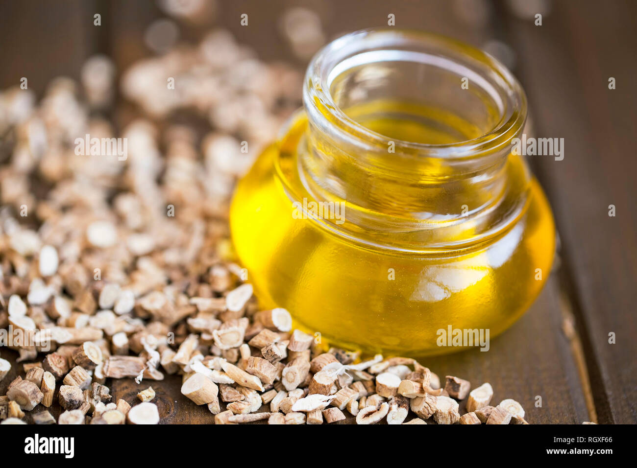 Astragalus oil, chinese medicinal herbal root, herbal medicine ...