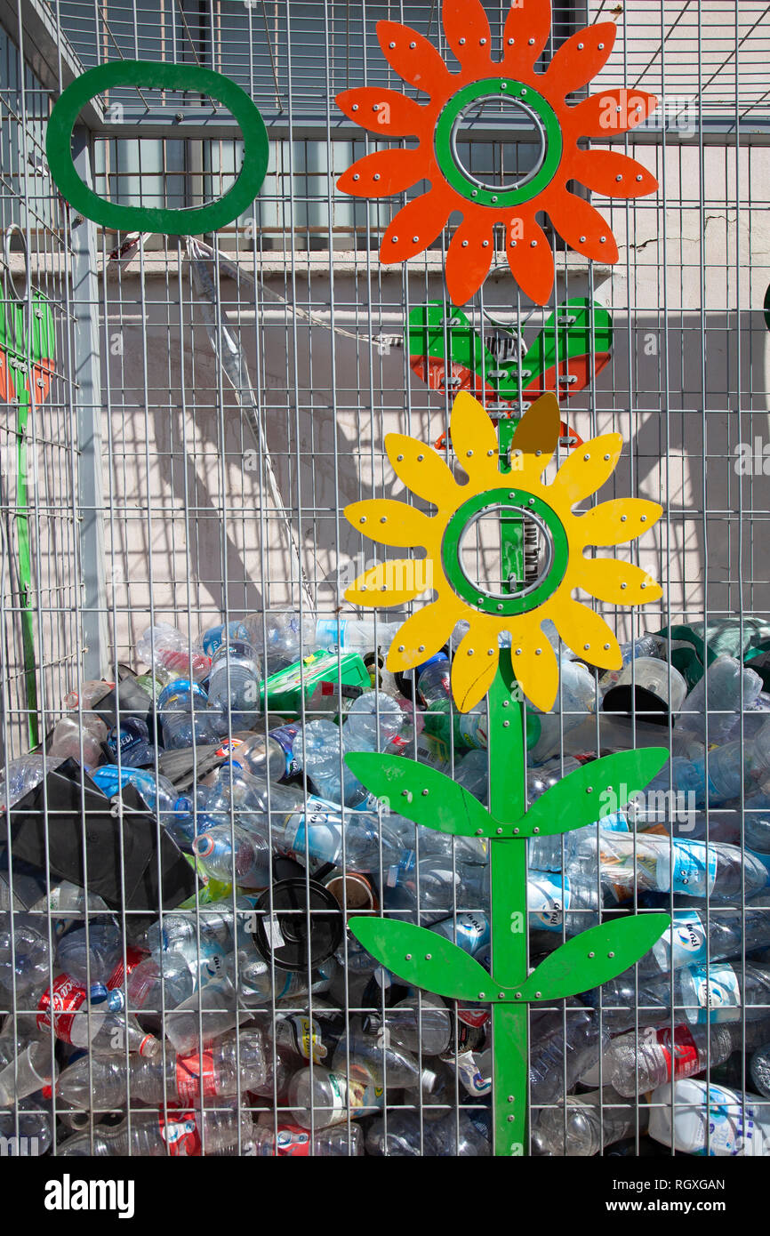 Recycling cage hi-res stock photography and images - Alamy