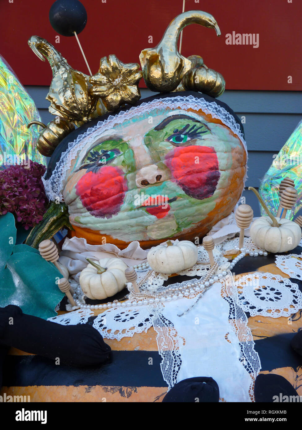 Crown pumpkins hi-res stock photography and images - Alamy