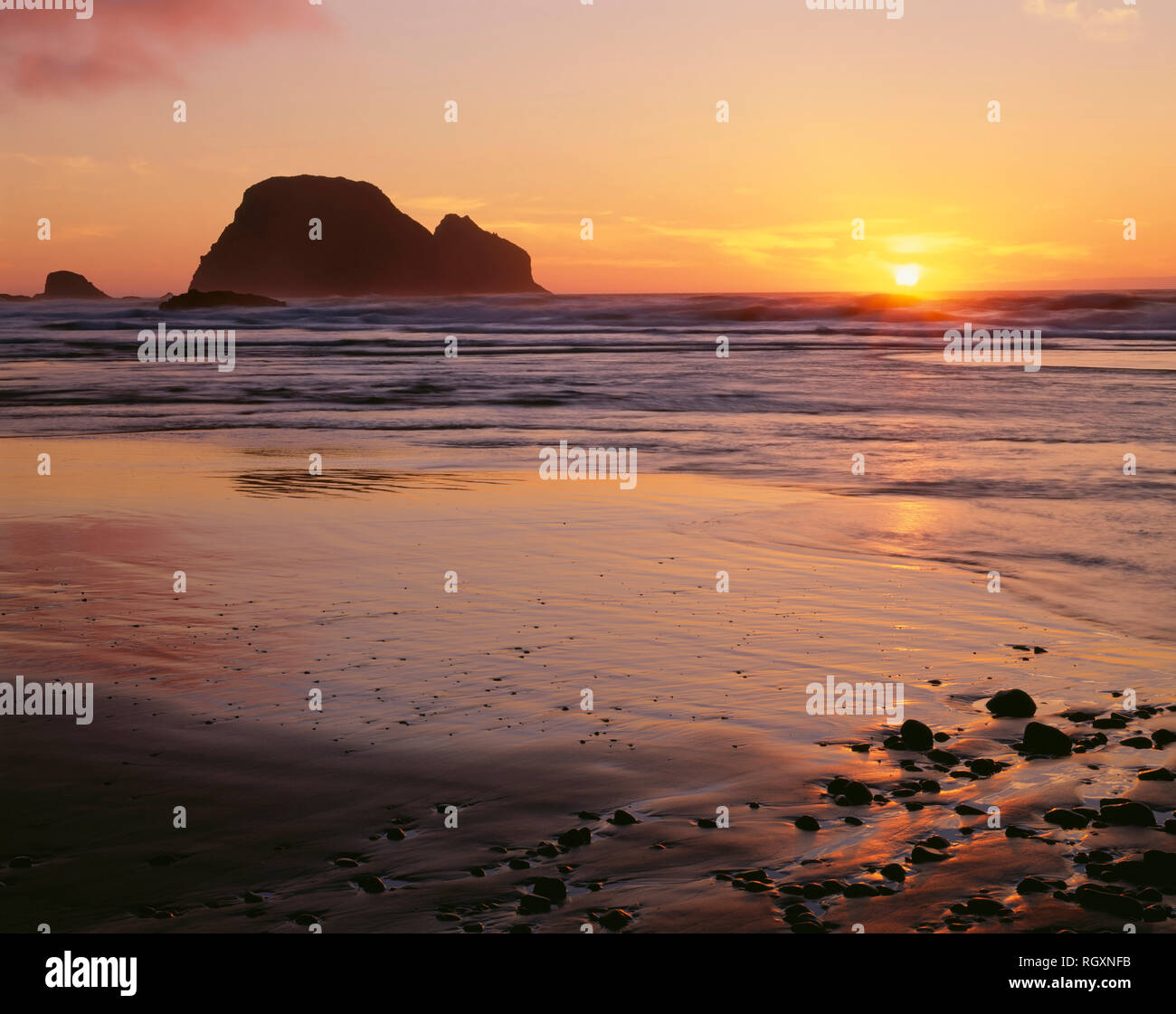 Three arch rocks hi-res stock photography and images - Alamy