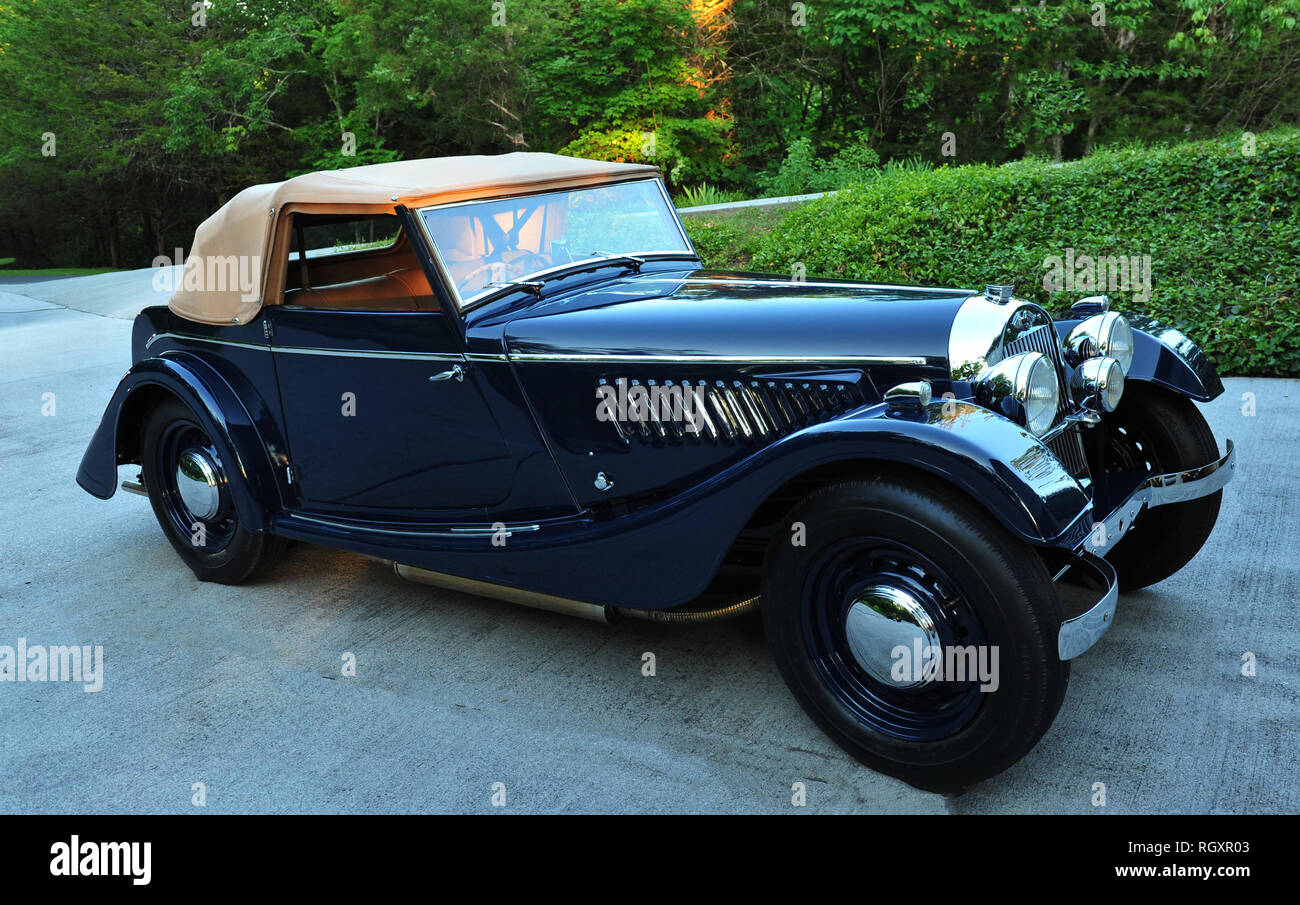 1953 MORGAN DHC CONVERTIBLE Stock Photo - Alamy