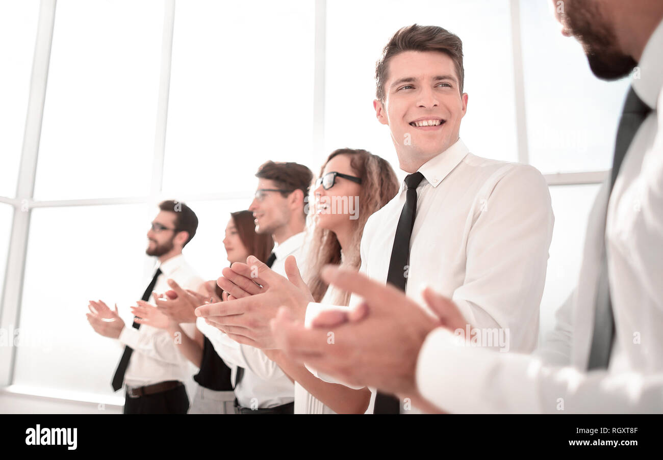 Standing ovation clapping hi-res stock photography and images - Alamy