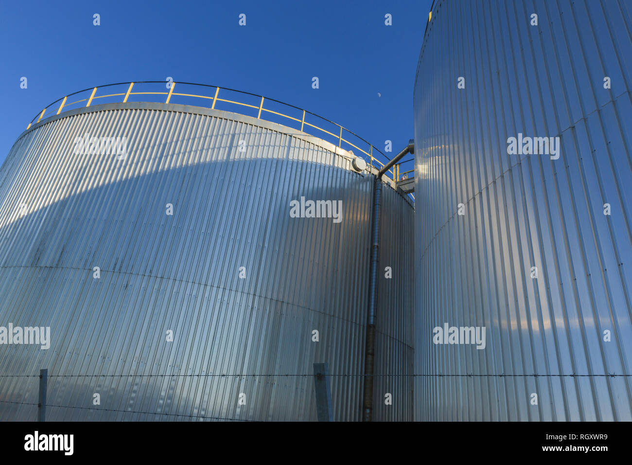 Fuel storage hi-res stock photography and images - Alamy