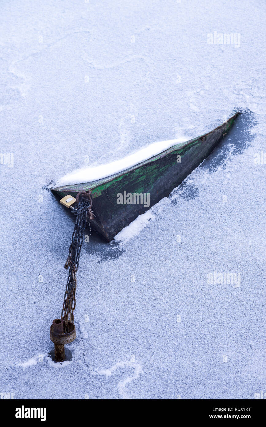 Frozen boat hi-res stock photography and images - Alamy