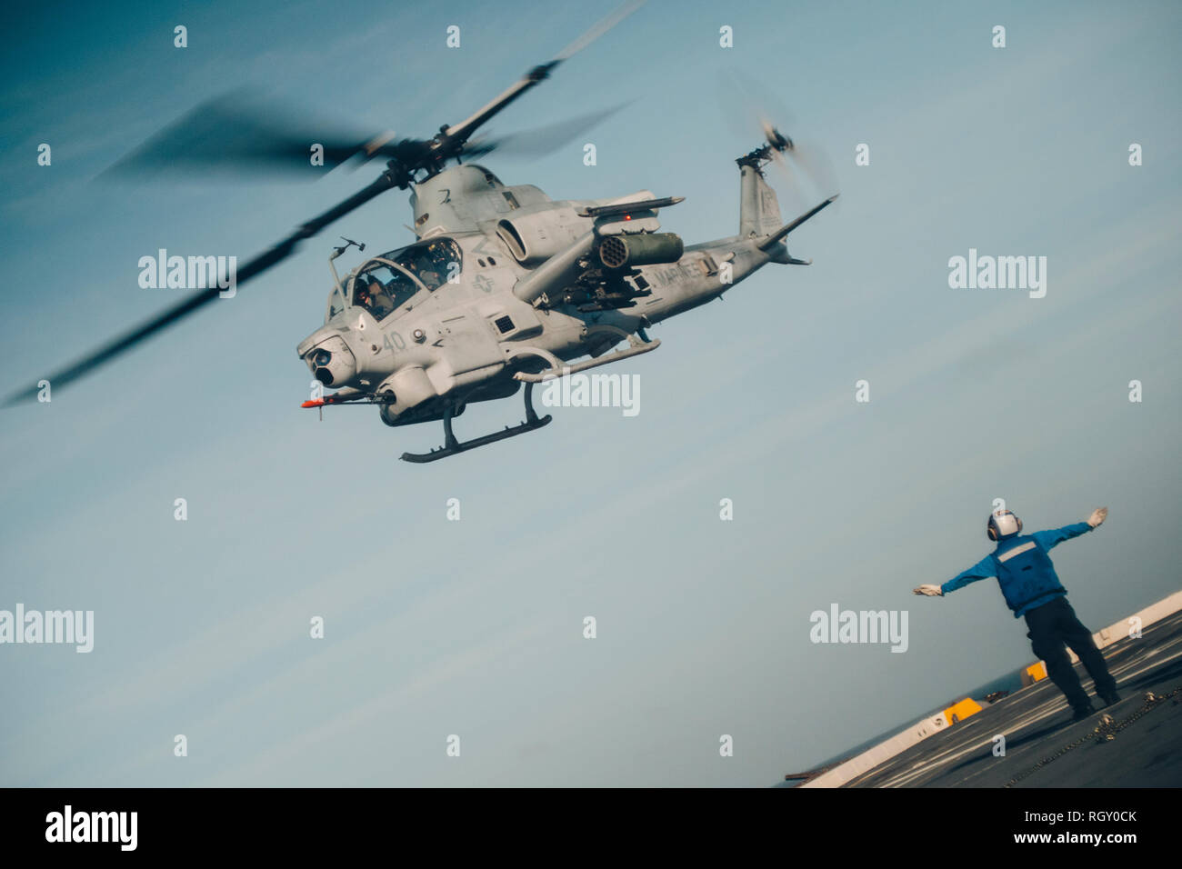 190118-M-HB658-0156 PACIFIC OCEAN (Jan. 18, 2019) An AH-1W Super Cobra ...