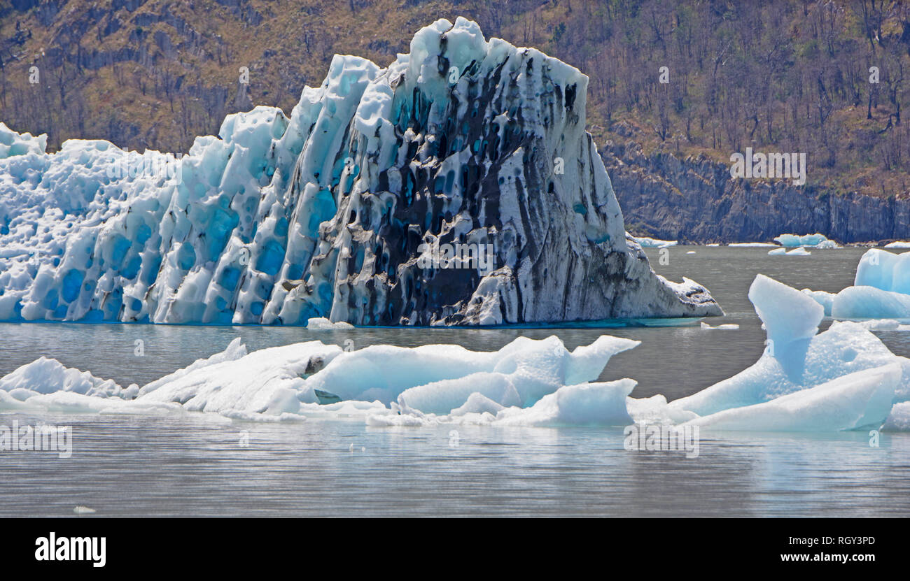 Grey lake hi-res stock photography and images - Alamy