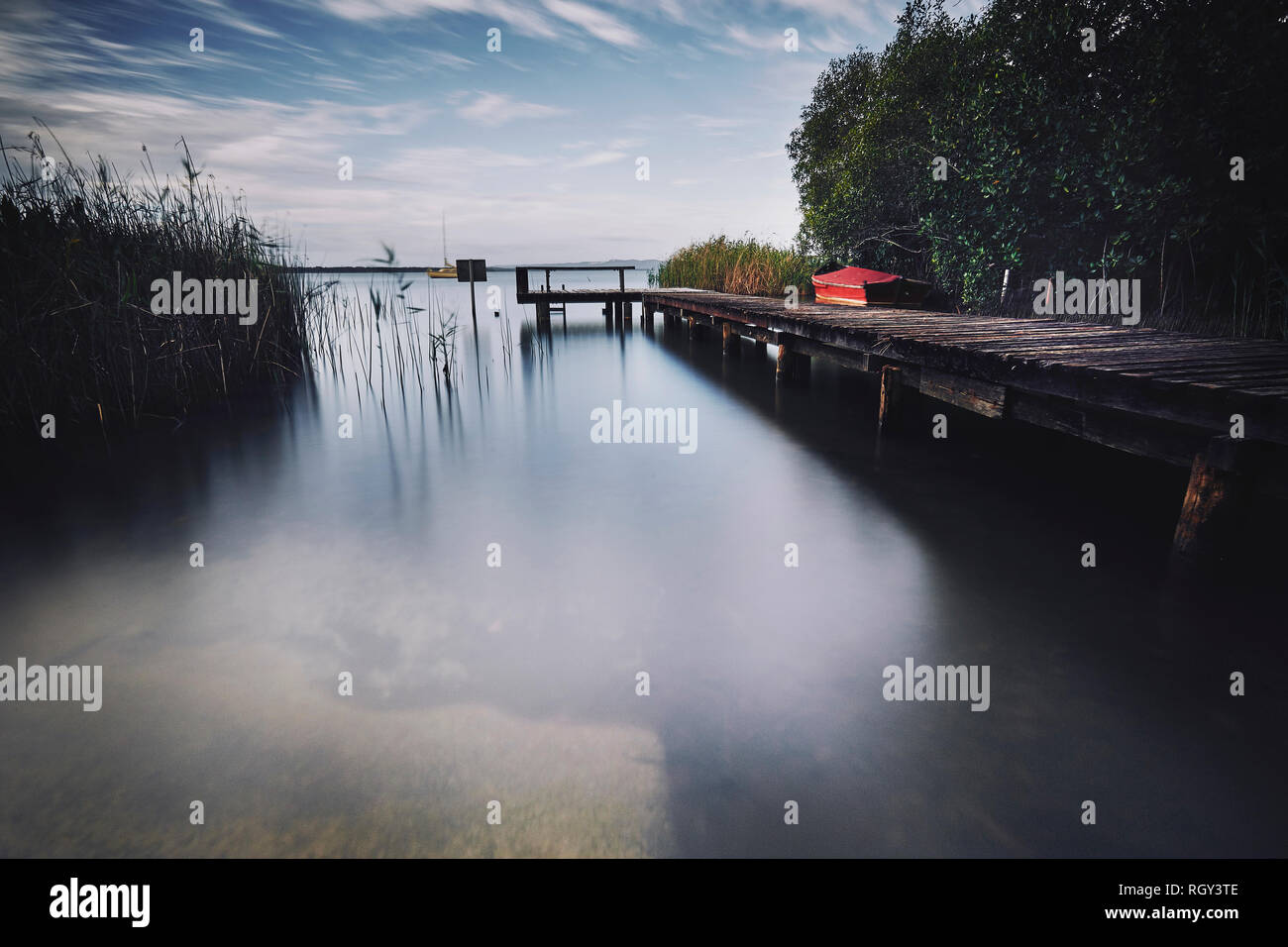 Long exposure at a small lake hi-res stock photography and images - Alamy