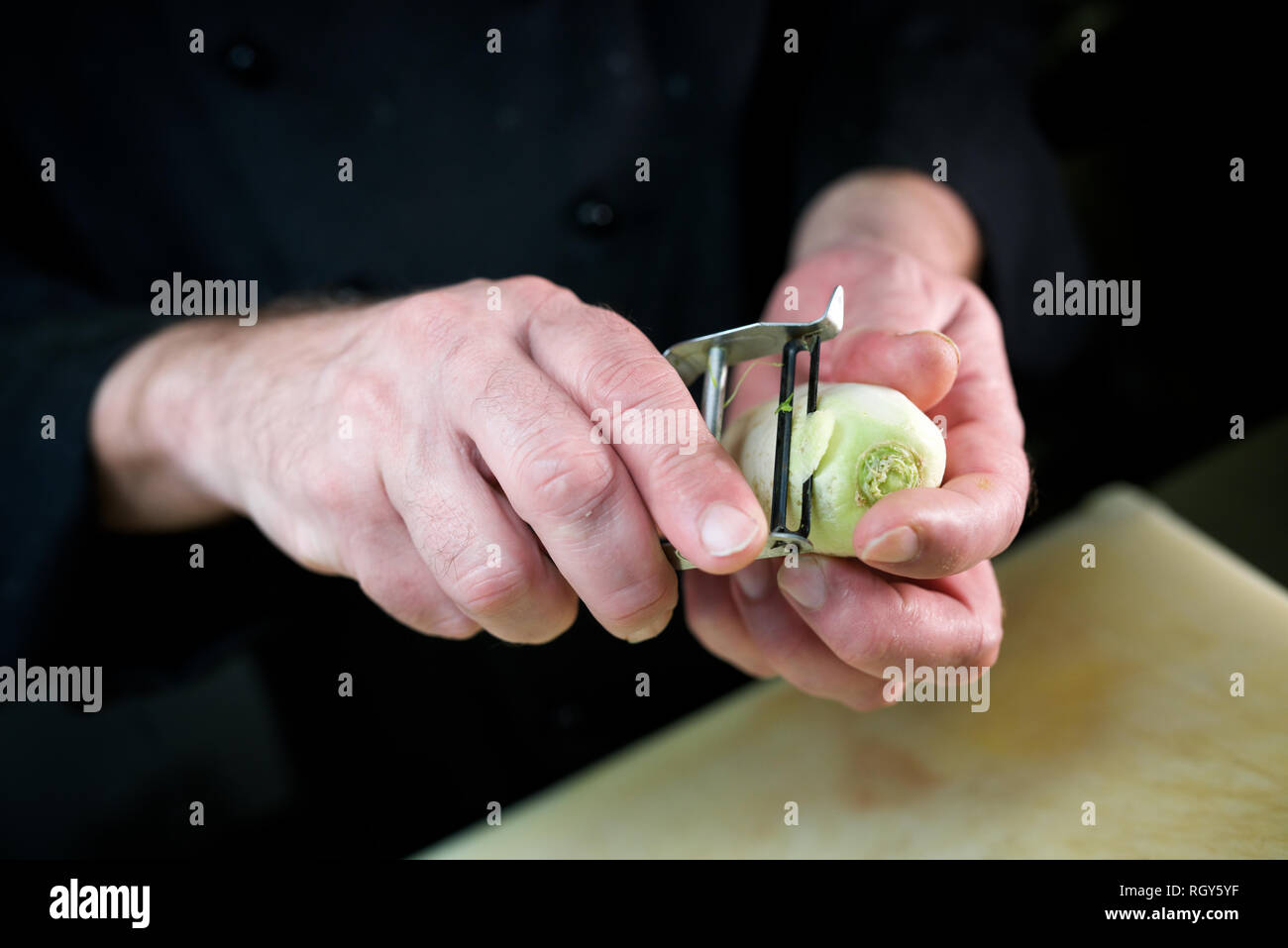 Preparation of vegetables in a restaurant Stock Photo - Alamy