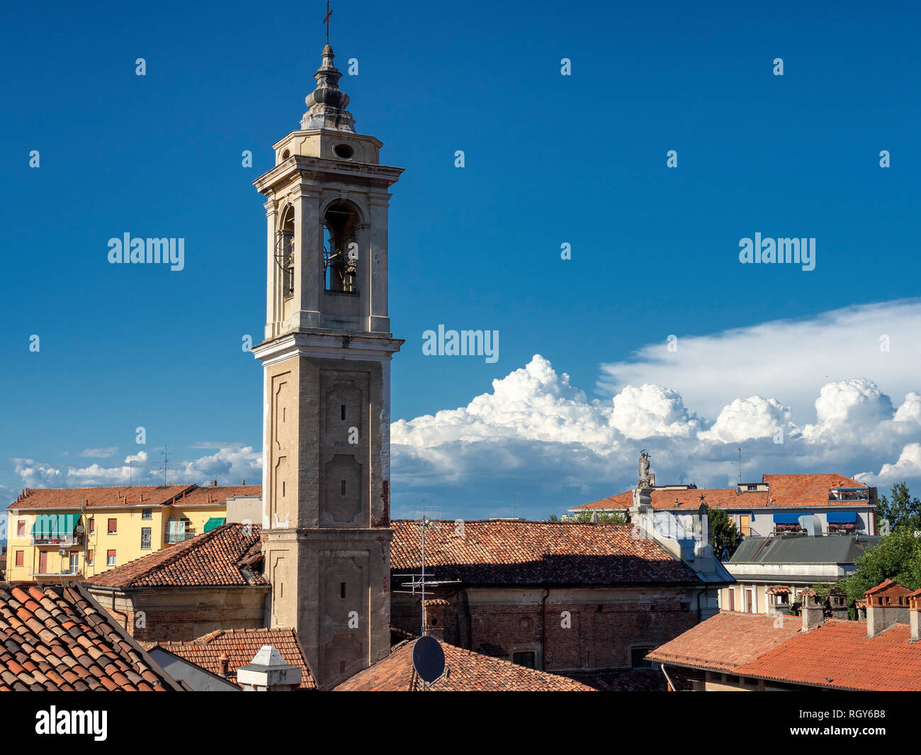 Pavia italy roofs hi-res stock photography and images - Alamy
