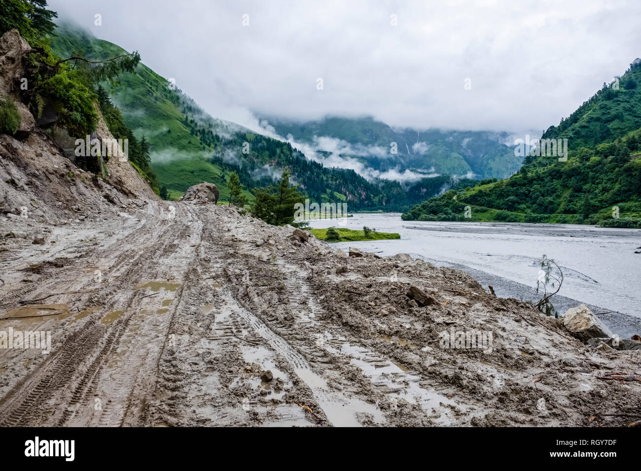 Road destroyed hi-res stock photography and images - Alamy