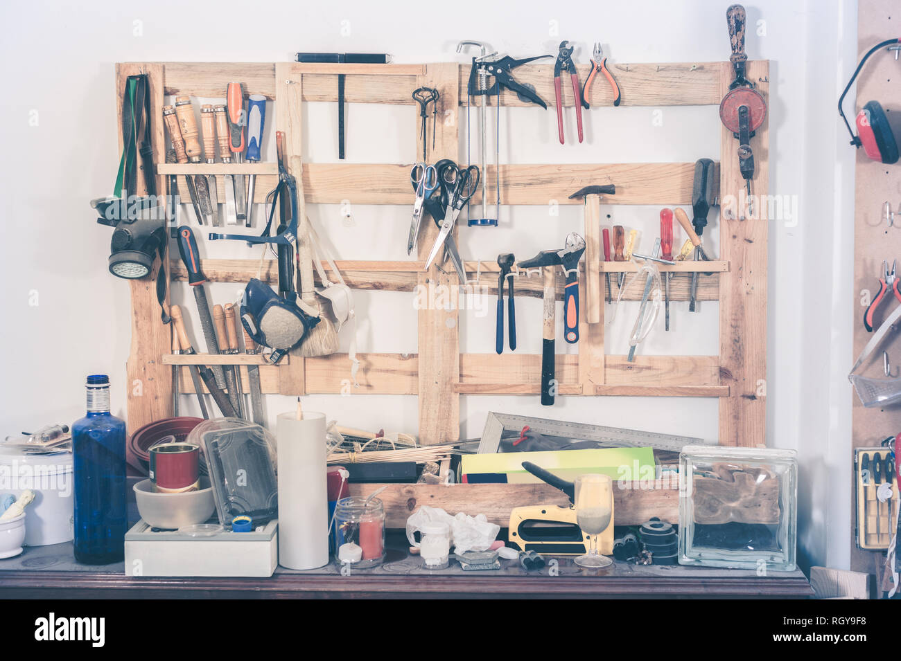 Workbench organised hi-res stock photography and images - Alamy