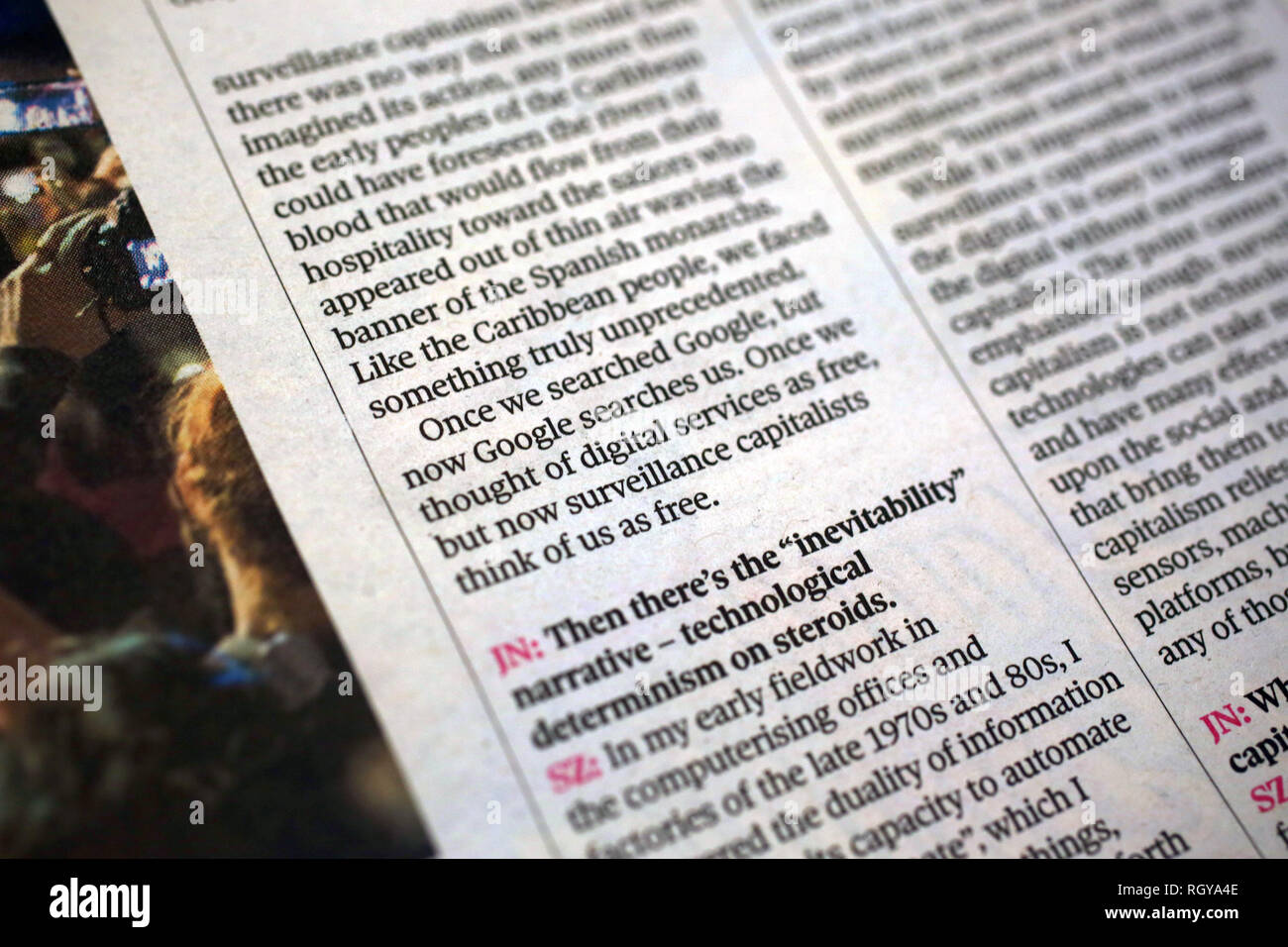 Newspaper article hi-res stock photography and images - Alamy