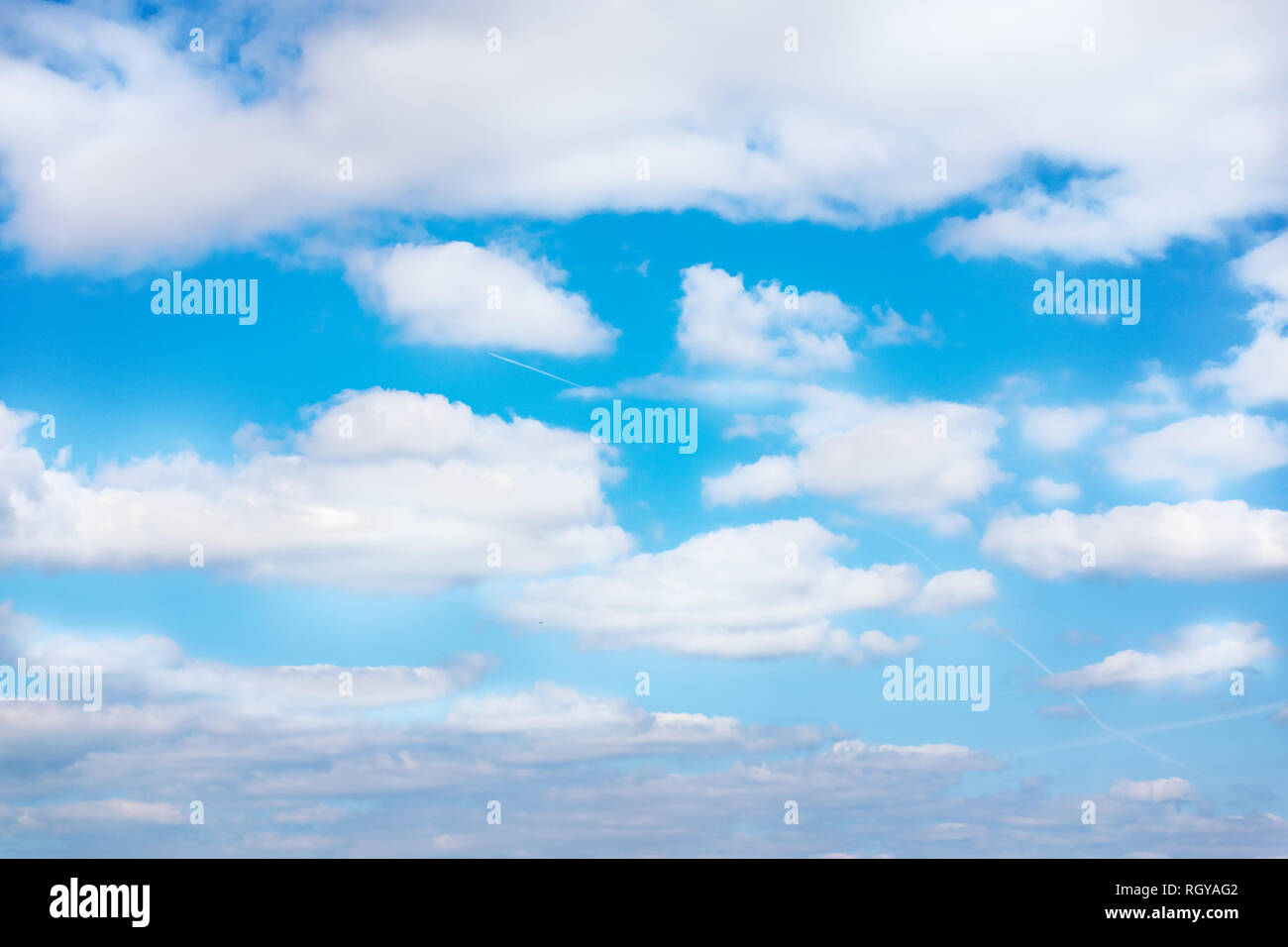 Bright white sky hi-res stock photography and images - Alamy