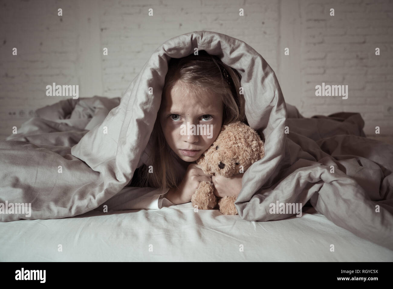 Child screaming bedtime hi-res stock photography and images - Alamy