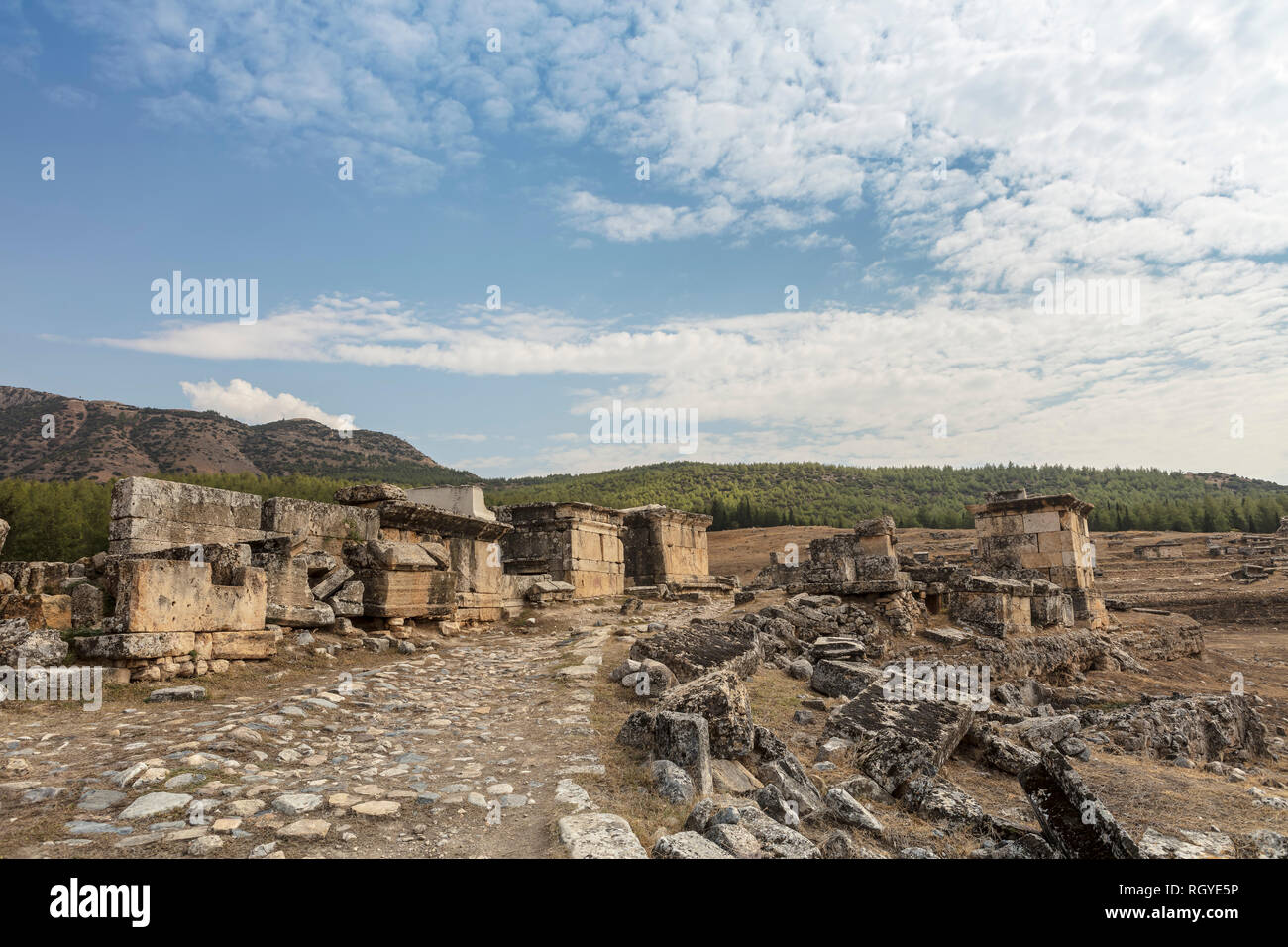 Hierapolis pamukkale archaeology museum hi-res stock photography and images - Alamy