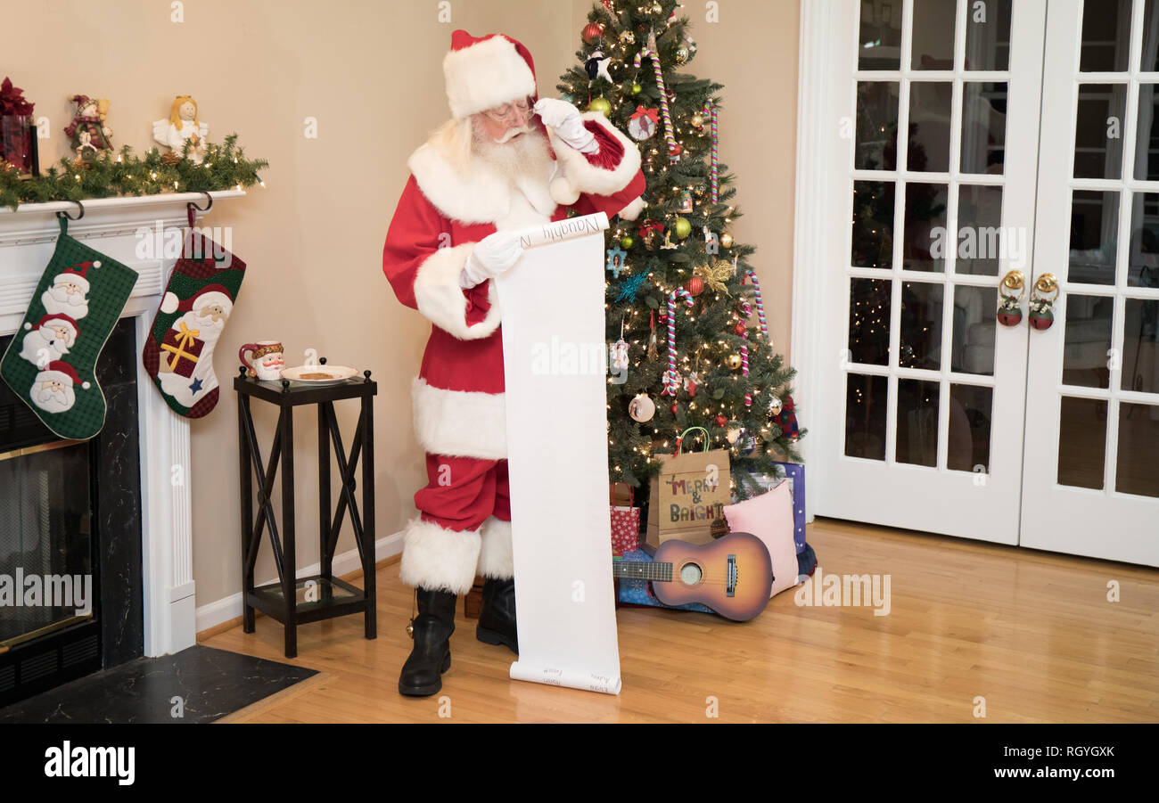 Santa naughty or nice list hi-res stock photography and images - Alamy