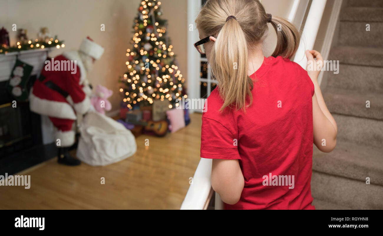 Peeking Around Corner High Resolution Stock Photography and Images - Alamy