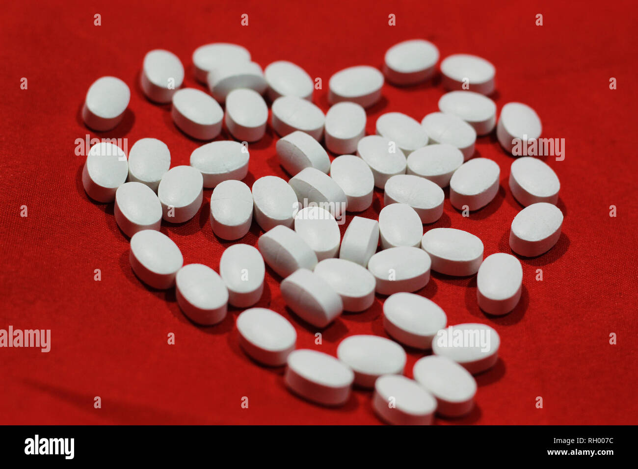 Heart tablets hi-res stock photography and images - Alamy