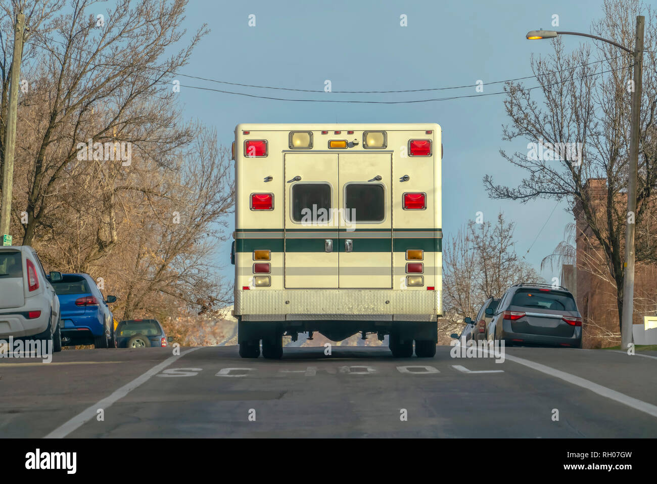 Rear View Of Ambulance Stock Photos & Rear View Of Ambulance Stock ...