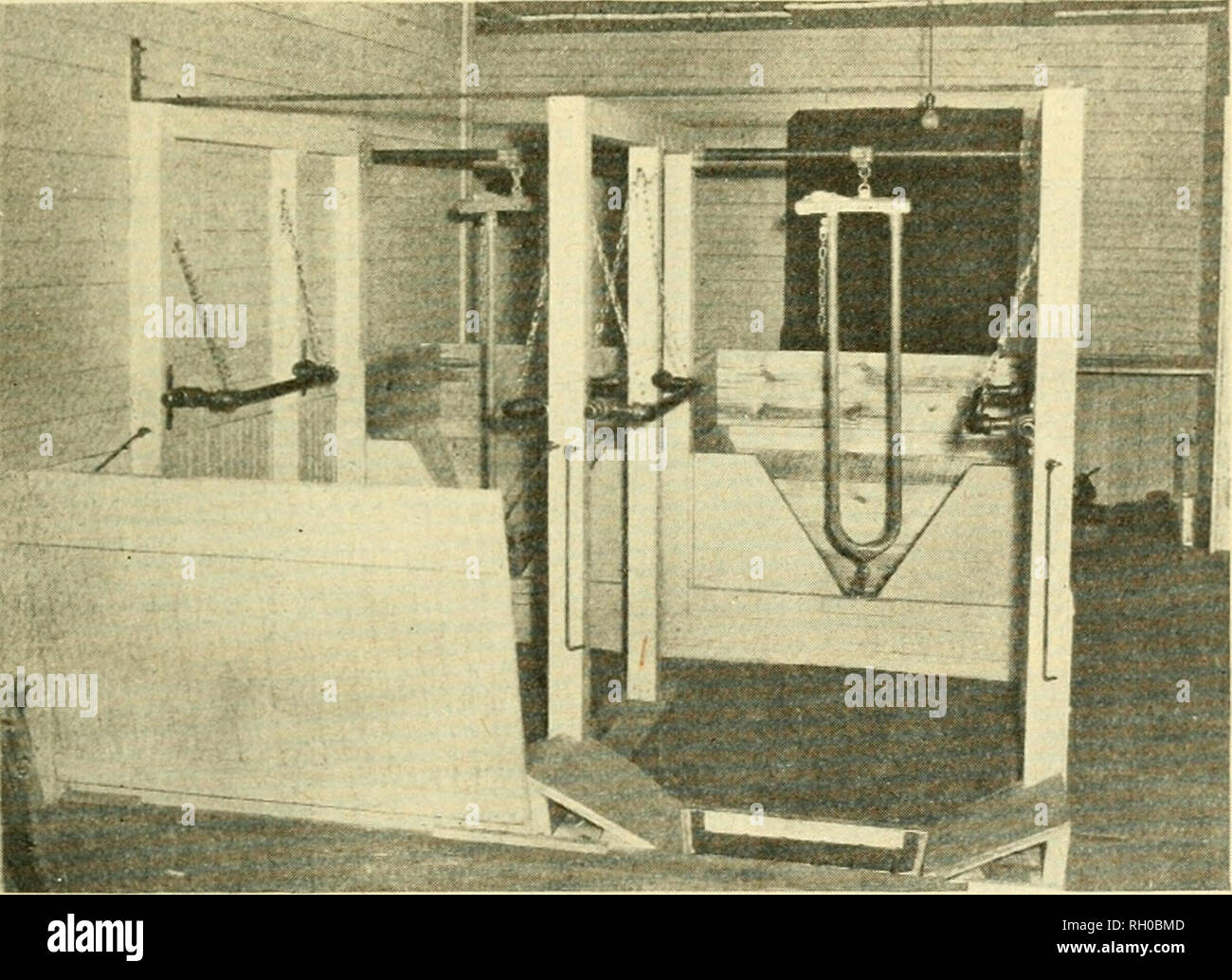 Stalls themselves hi-res stock photography and images - Alamy