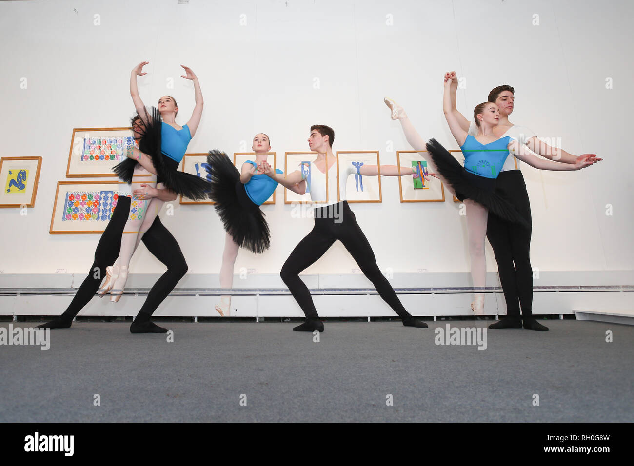 Ballet russes costumes hi-res stock photography and images - Alamy