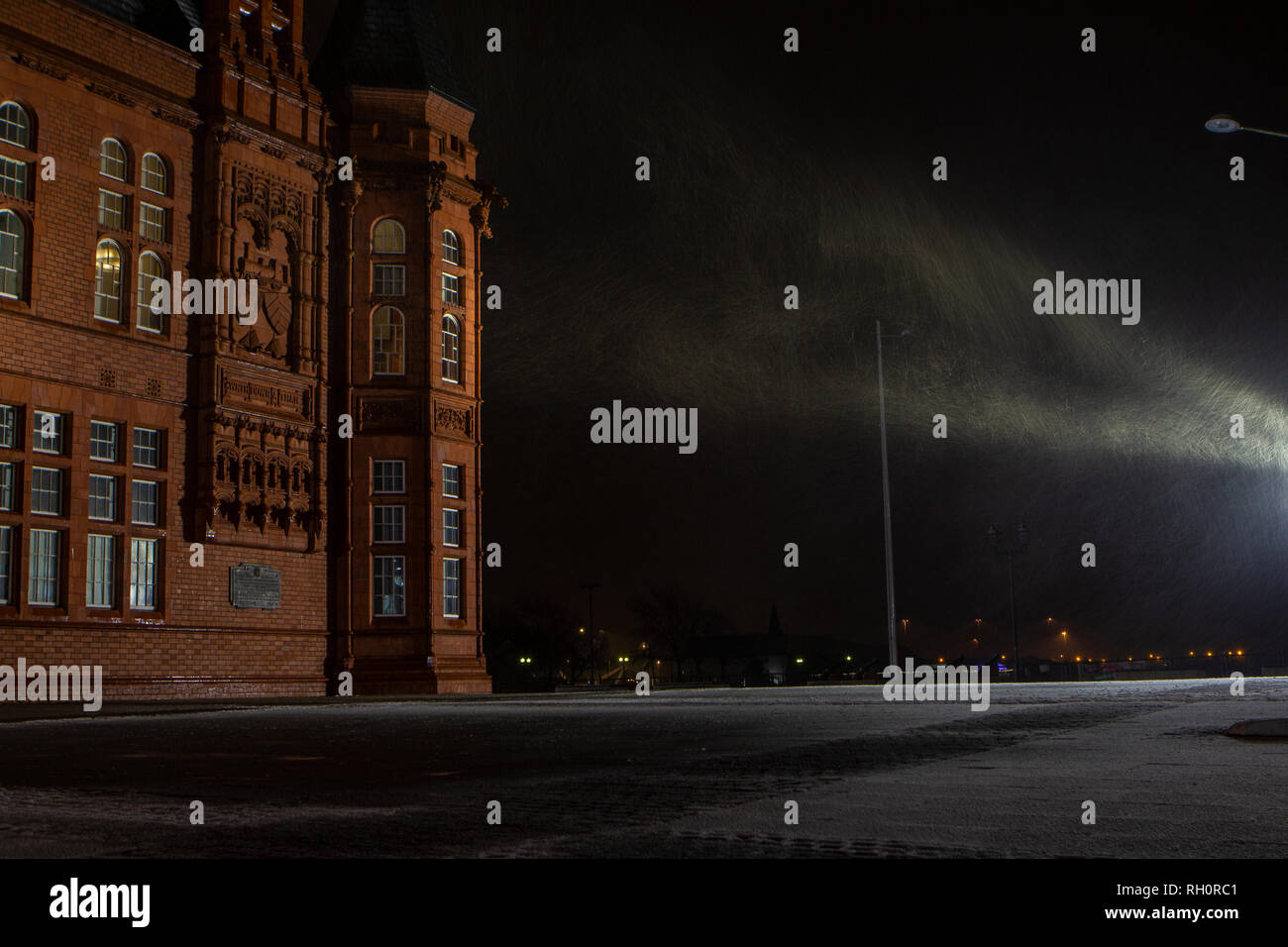 Cardiff bay, Wales, UK. 31st January 2019. The first snowfall reaches ...