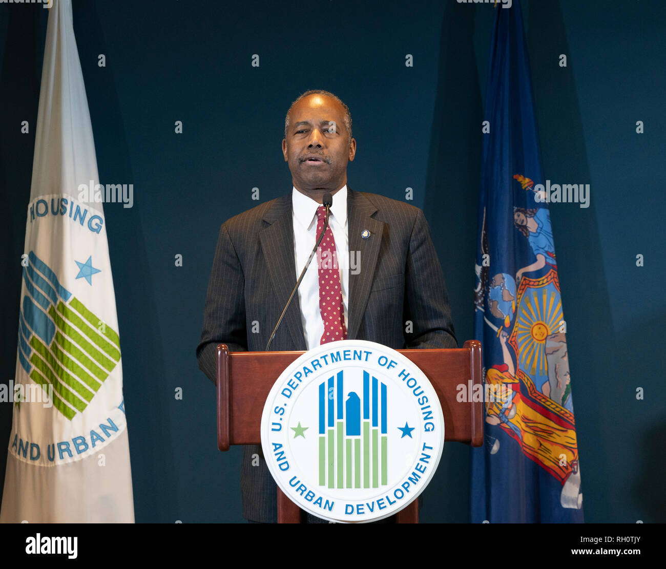 Secretary of hud hi-res stock photography and images - Alamy