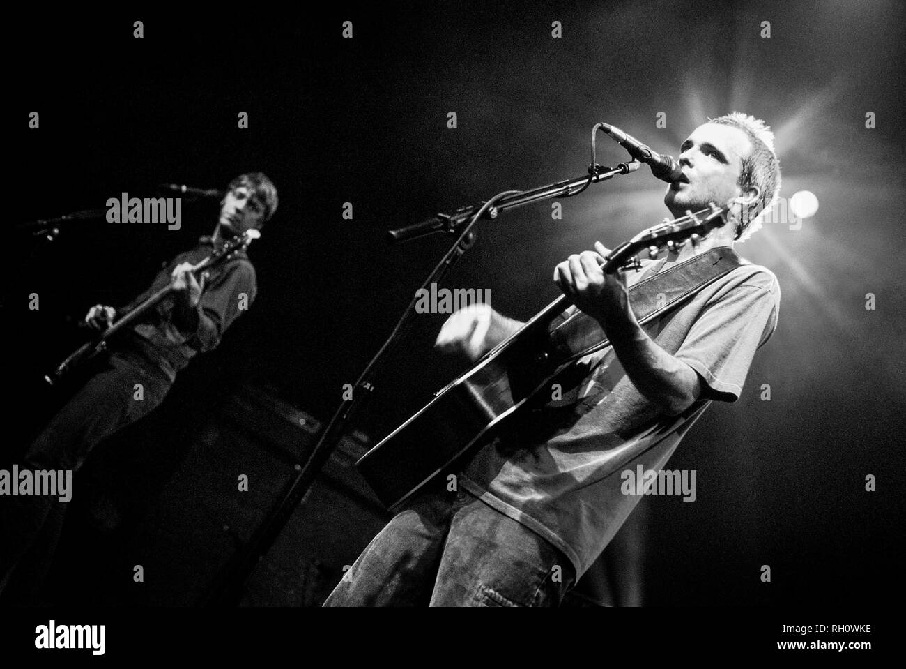 Fran Healey lead singer of the band Travis performing at the Kentish ...