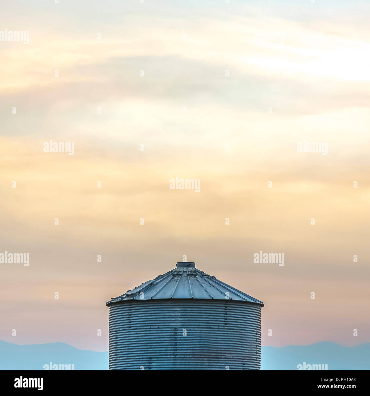 Cylindrical container hi-res stock photography and images - Alamy