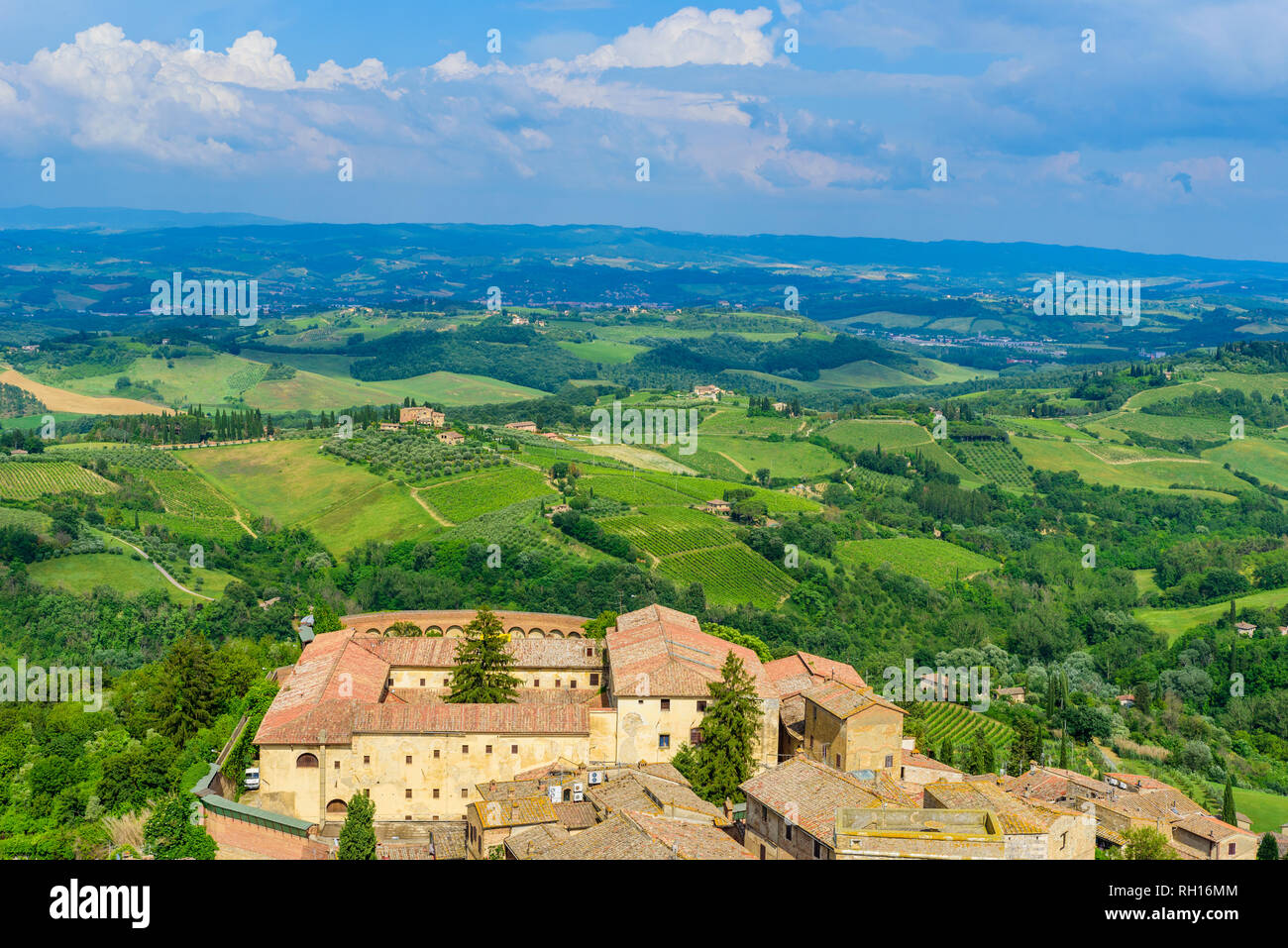 Tuscan medieval village hi-res stock photography and images - Alamy