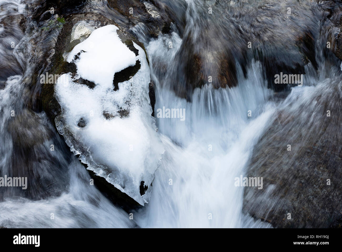 Ice white above water hi-res stock photography and images - Alamy