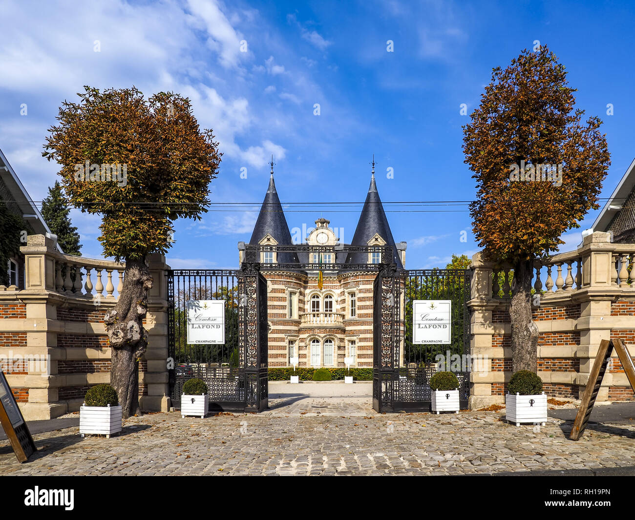 Epernay hi-res stock photography and images - Alamy
