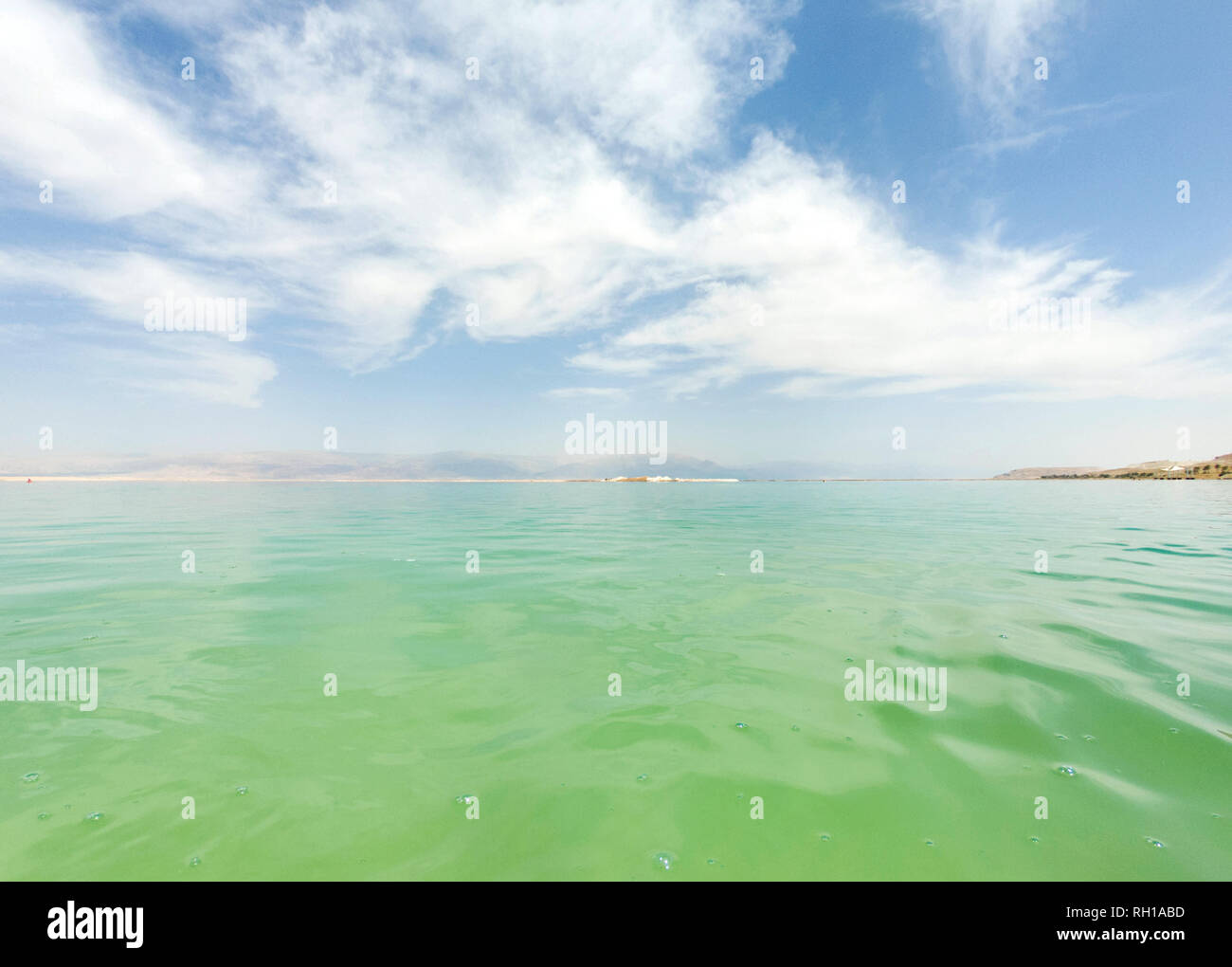 Dead sea between the countries of Israel and Jordan Stock Photo - Alamy