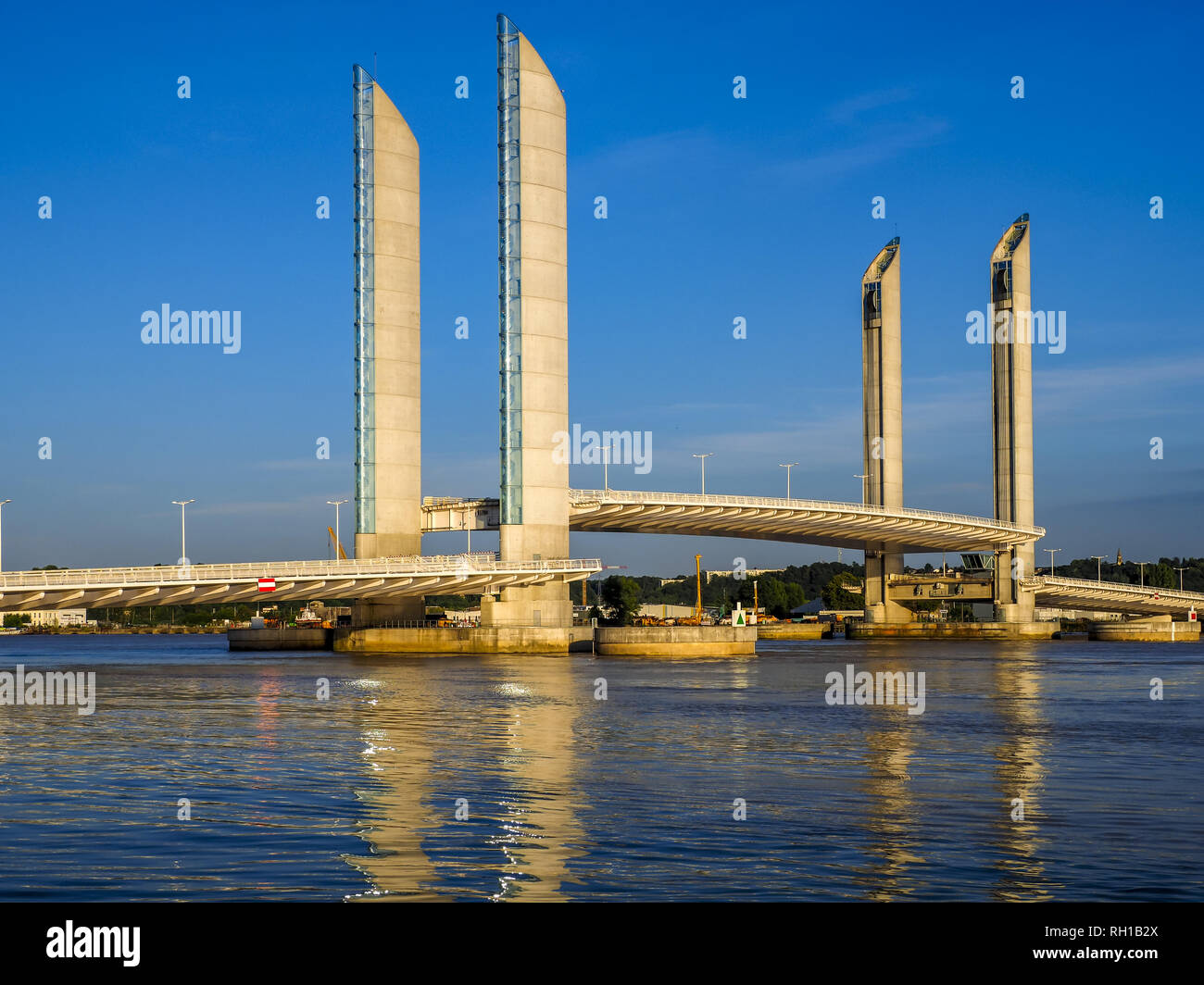 Pont jacques chaban delmas hi-res stock photography and images - Alamy