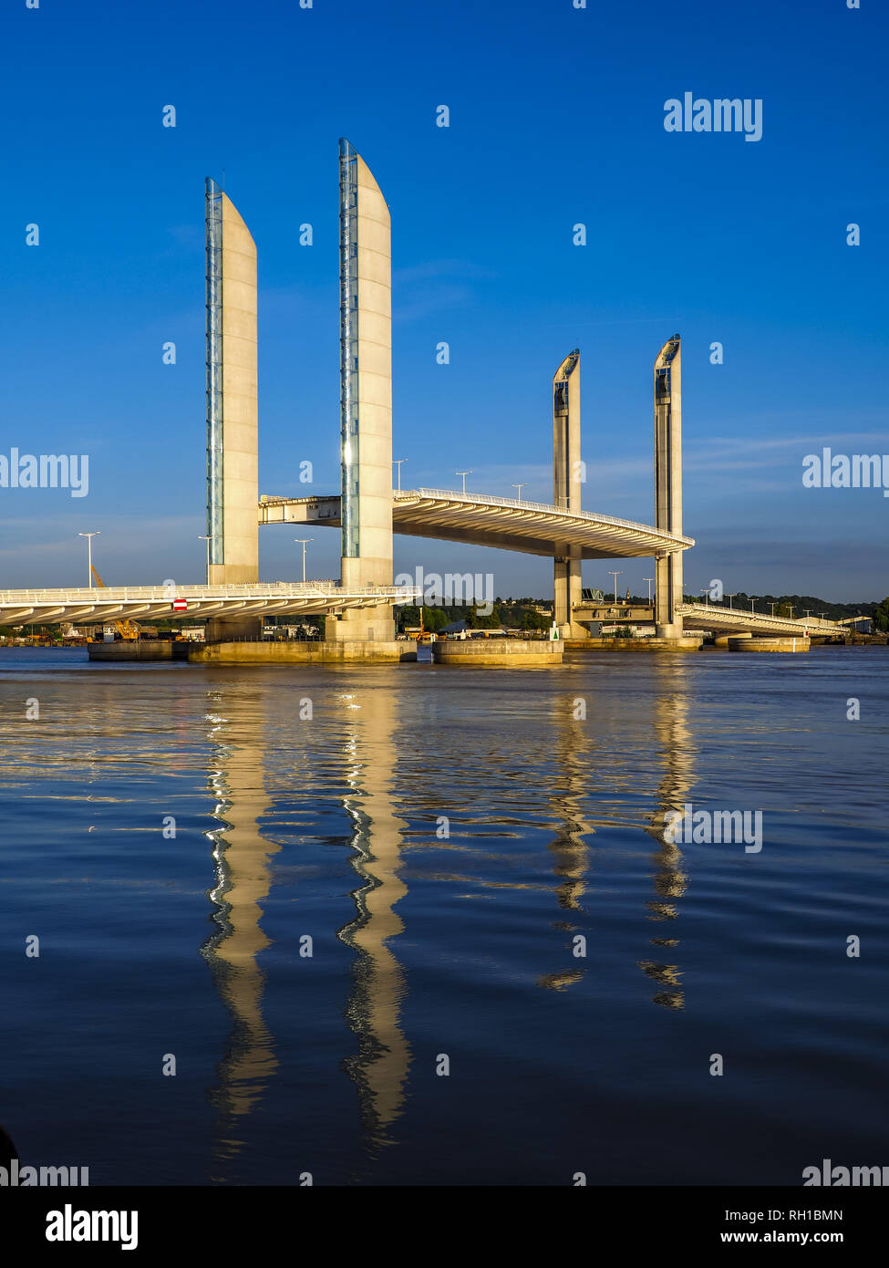 Pont Jacques Chaban-Delmas, Bridge, Garonne, Bordeaux, Gironde, France ...