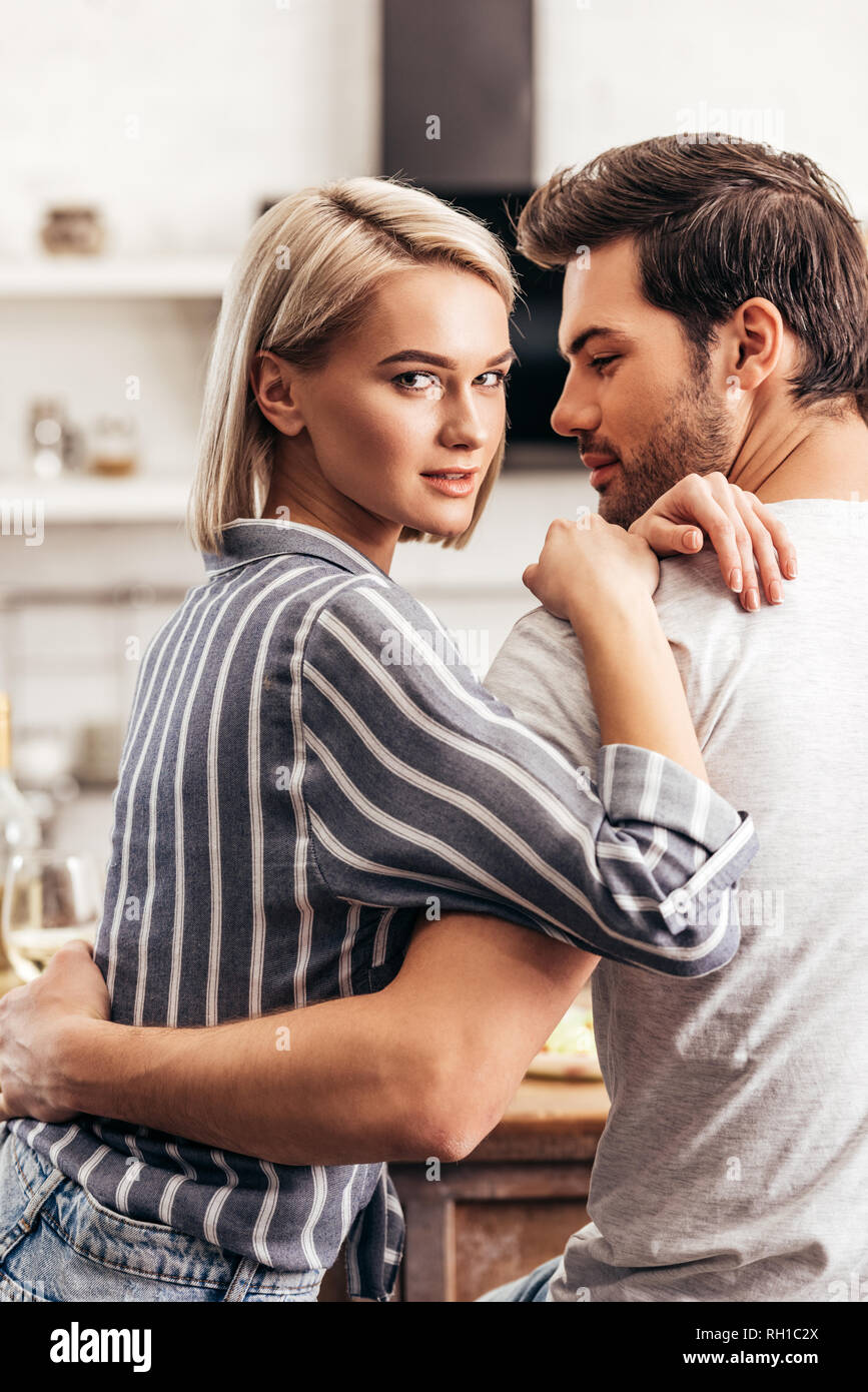 Romantic boyfriend and girlfriend hi-res stock photography and images ...