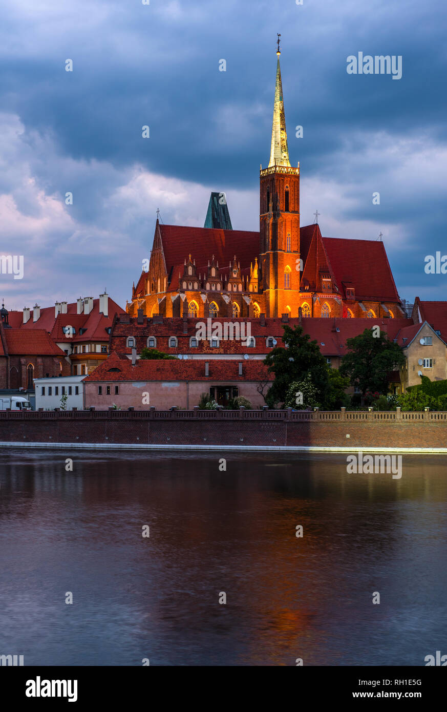 Night view on Wroclaw Cathedral (Cathedral of St. John the Baptist), Gothic style church on ...