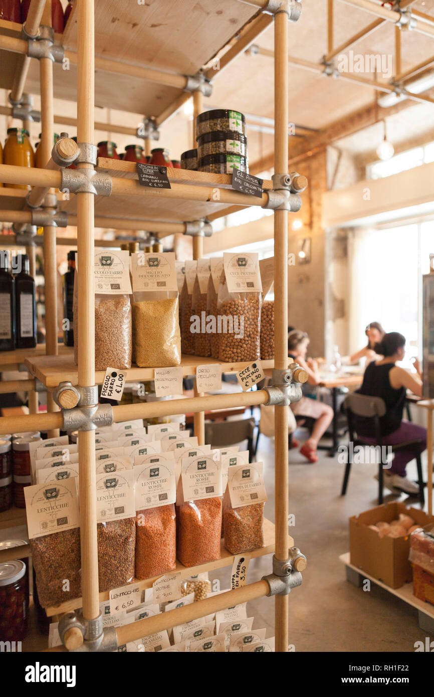 Taglio restaurant hi-res stock photography and images - Alamy